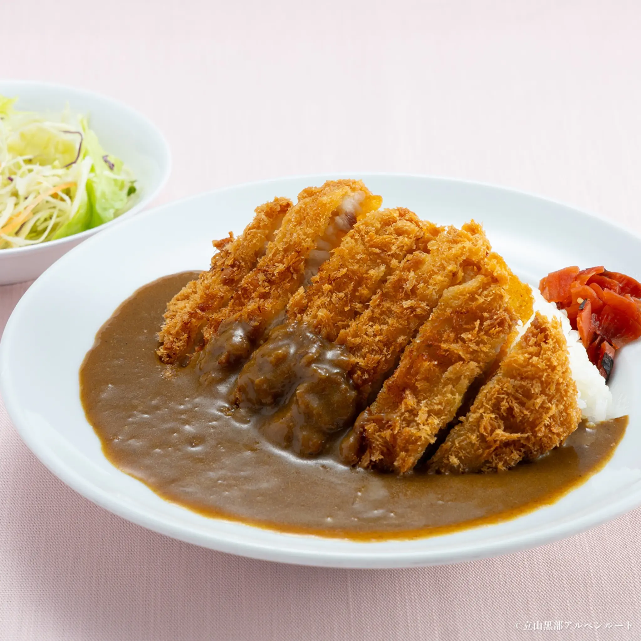 世界に誇る“立山の大谷” 2025年は高さ16m【立山黒部アルペンルート】全線開通! 立山トンネル電気バス・みくりが池ソフトもデビュー｜おでかけ｜nan-nan｜富山を楽しむオススメ情報