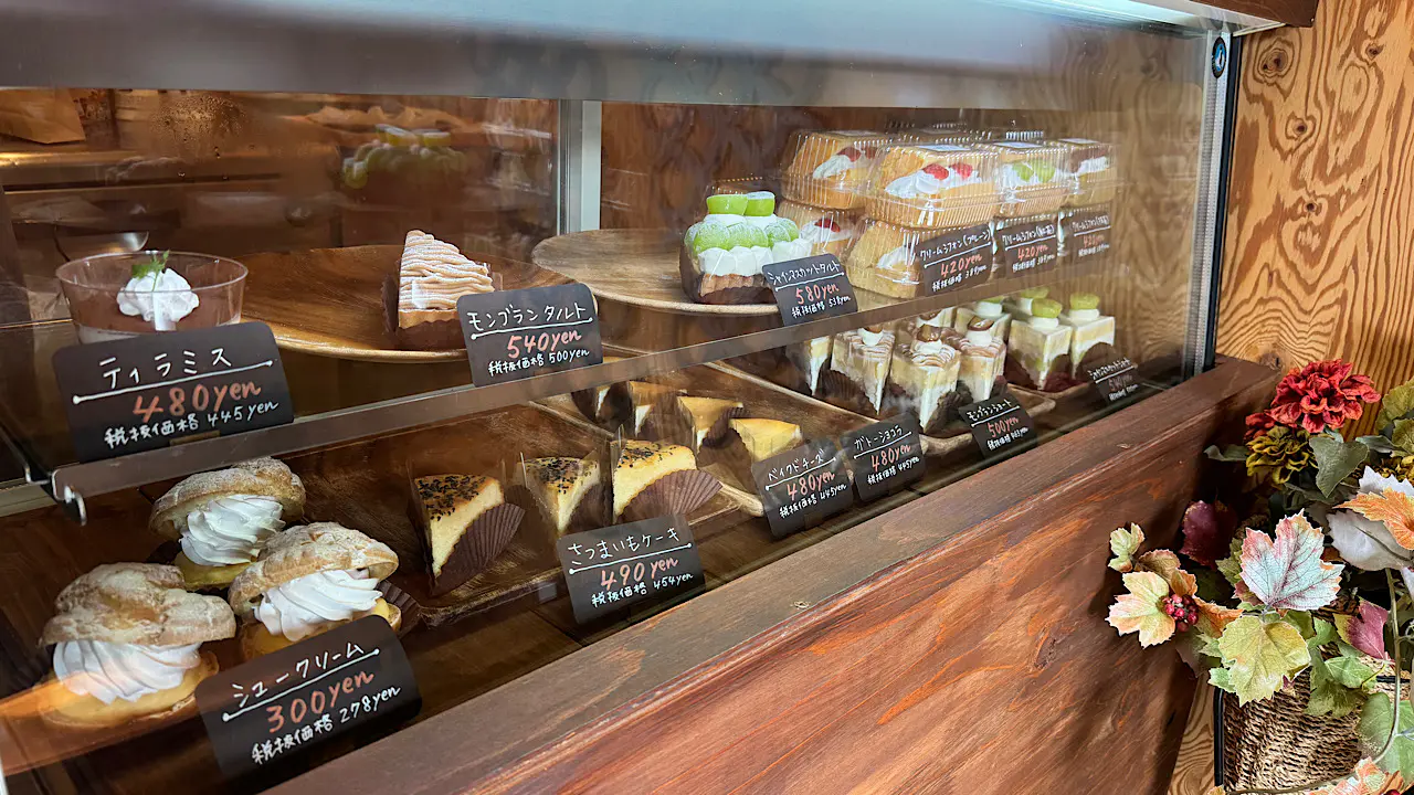 さつまいもに栗…季節のスイーツや穴のないドーナツが人気【中島オヤツ店 cake アンド bake+】黒部の無人駅前にある小さなお菓子屋さん ...