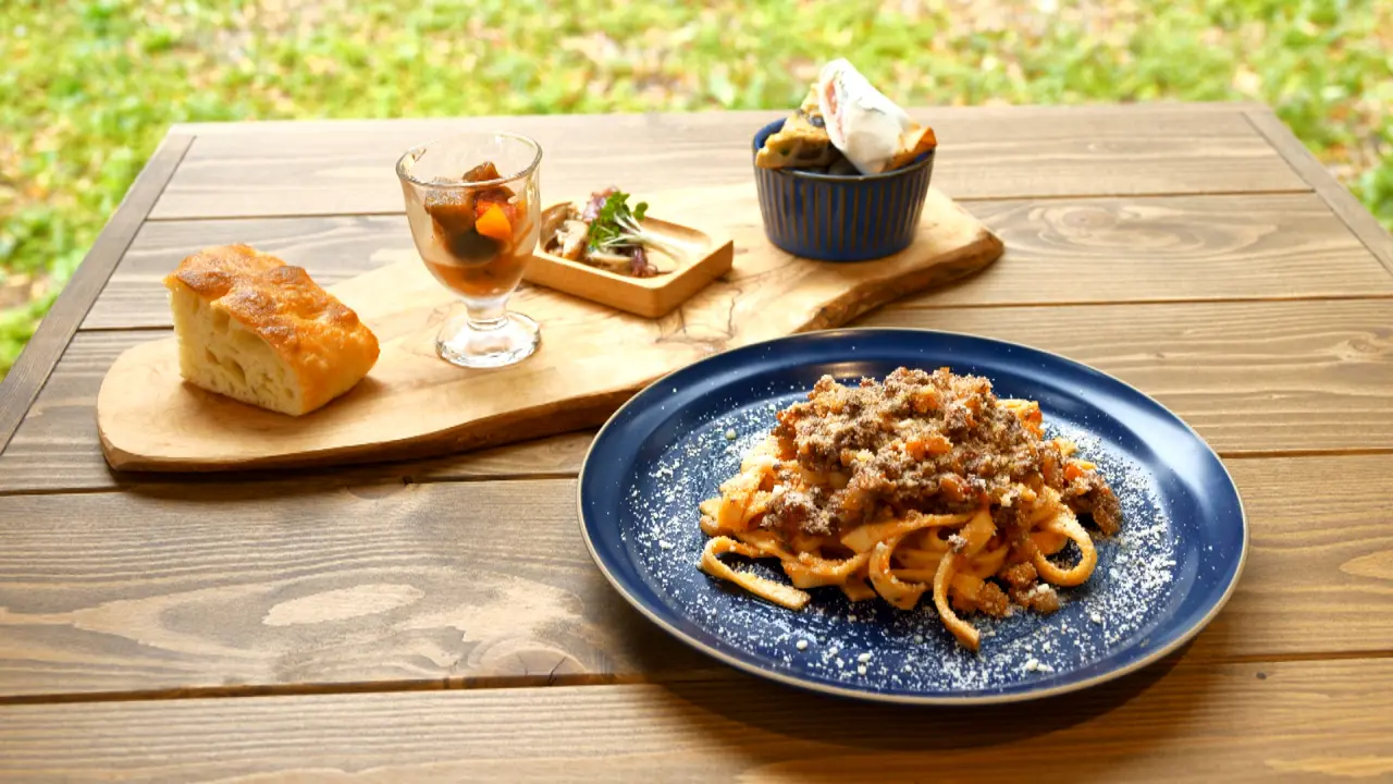 BBQスペースや遊具も！広さ3000㎡の“まるで公園”なカフェ【base cafe Watsuki】自家製発酵調味料と県産食材、ジビエにこだわった料理に離乳食無料も！｜グルメ｜nan-nan ...