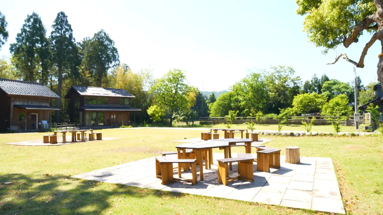 BBQスペースや遊具も！広さ3000㎡の“まるで公園”なカフェ【base cafe Watsuki】自家製発酵調味料と県産食材、ジビエにこだわった料理に離乳食無料も！｜グルメ｜nan-nan ...