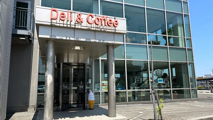 南富山駅前のゆったりカフェ【Deli＆Coffee】カリッ＆もちっなパニーニがランチの人気｜グルメ｜nan-nan｜富山を楽しむオススメ情報